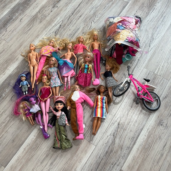 Barbie | Toys | Barbie Lot Accessories Clothes | Poshmark